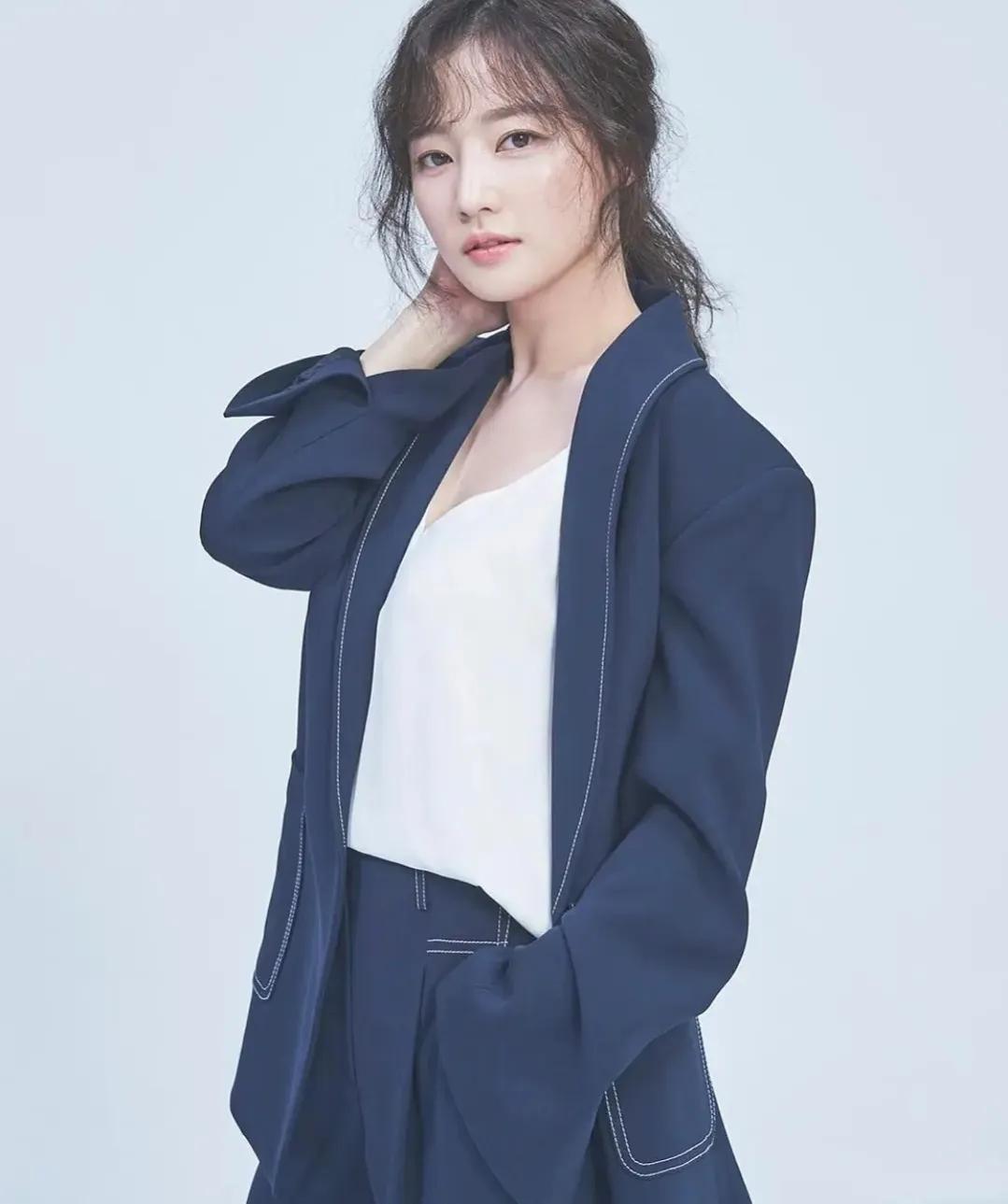 South Korea's top beauty Song Shiyun charming pictures - iNEWS