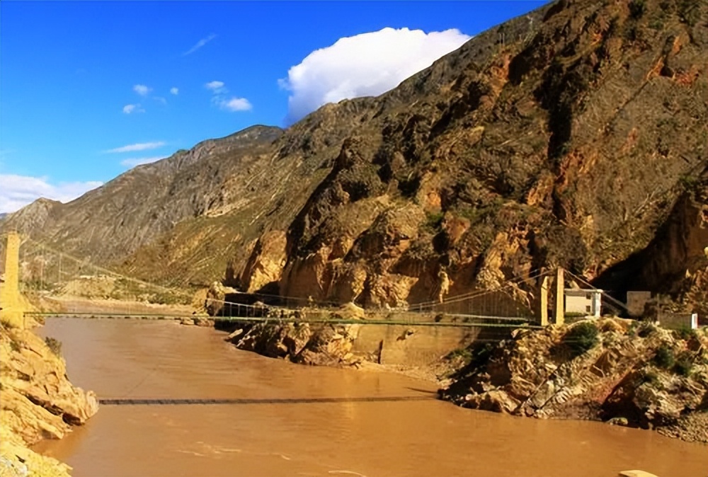 Natural Wonders in China: Three Parallel Rivers - iNEWS