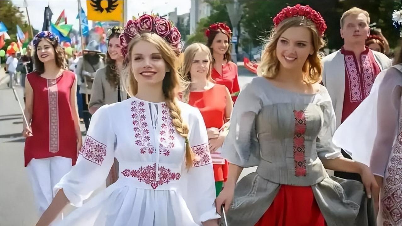 Briefly describe the past and present of Russia: from the Principality ...