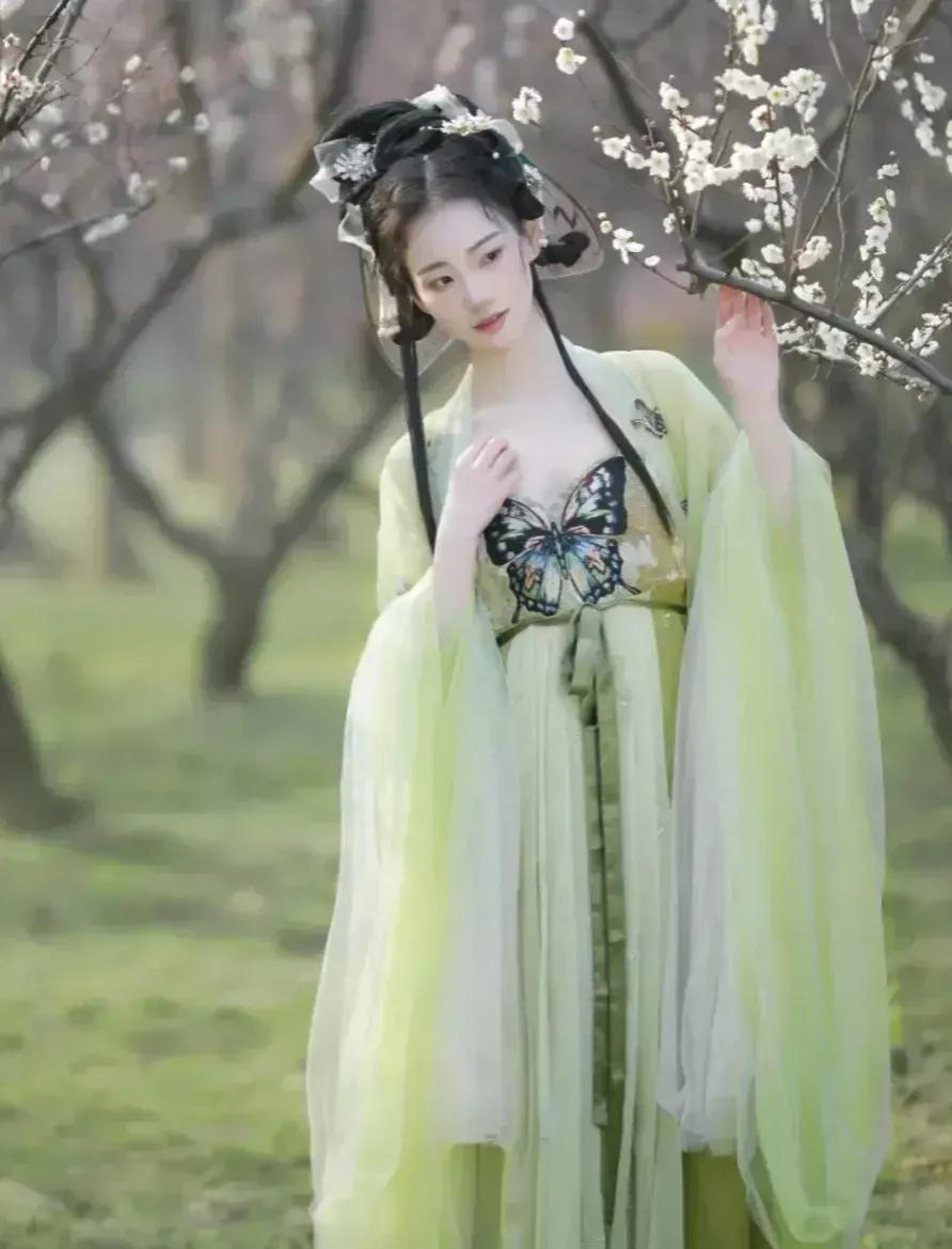 Partridge Heaven: Spring Thoughts (Yan Ji Dao Style) - iNEWS