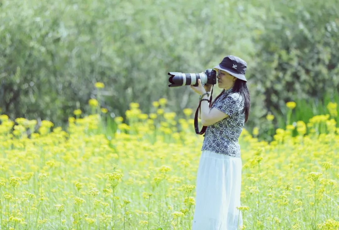 Fang Xiulian "Into Dongfeng Village, Baoshou Town" - iNEWS