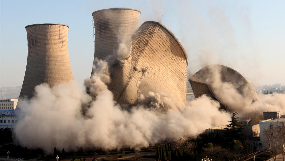 How did the Germans dismantle the cooling tower?162 meters high to ...