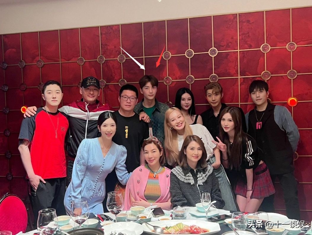 Hong Xin made her first appearance after the divorce turmoil, took her ...