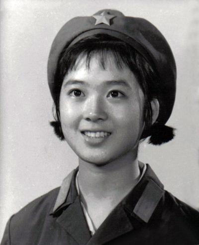 Old photos: 31 80s star military uniform photos Gong Xue Ge You Liu ...