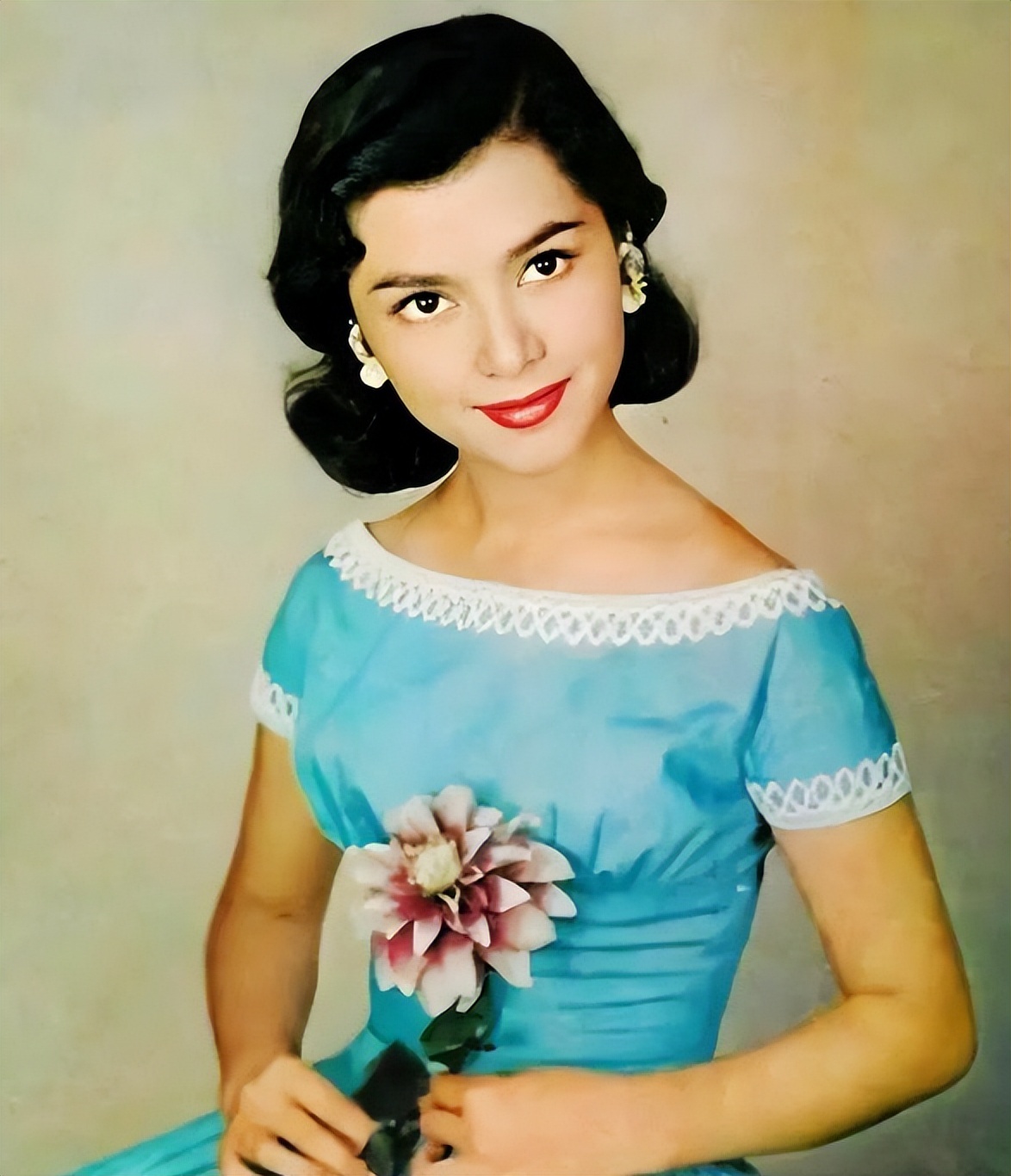 Chen Sisi, starring in "Three Smiles", committed suicide twice for her ...