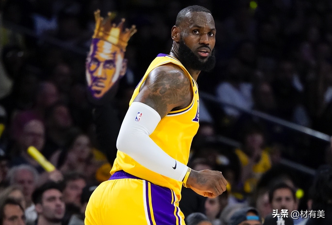 LeBron James wins first round of playoffs, but NBA's LeBron James era ...