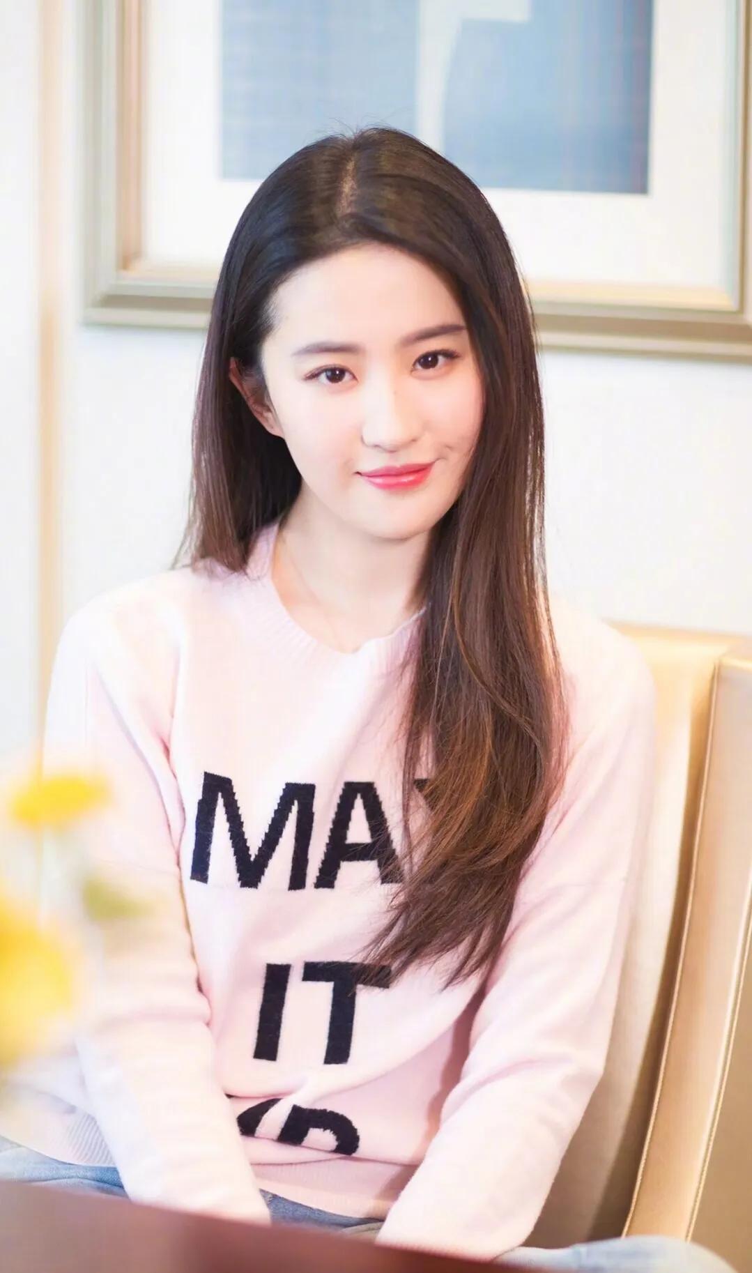 The former fairy sister Liu Yifei is now known as the "Country Country ...