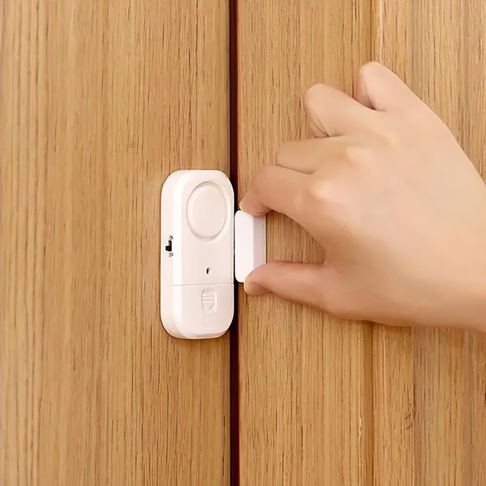 Know at a glance: Intrusion detection algorithm based on door and ...