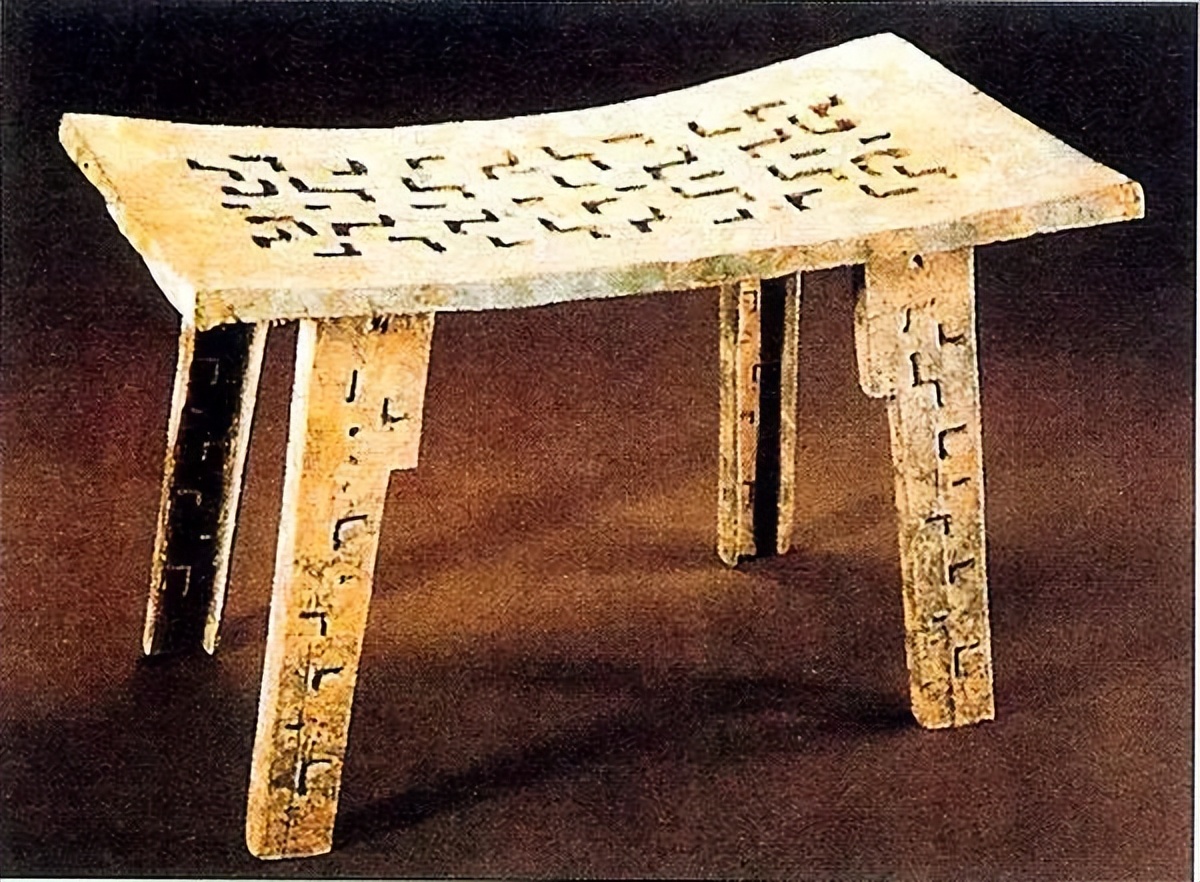 The most commonly used furniture is chairs, so did ancient people often ...