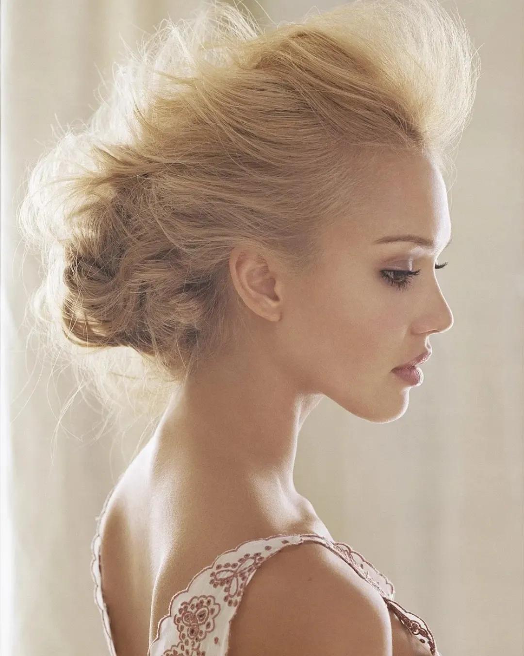 Mixed-race beauty Jessica Alba - iNEWS