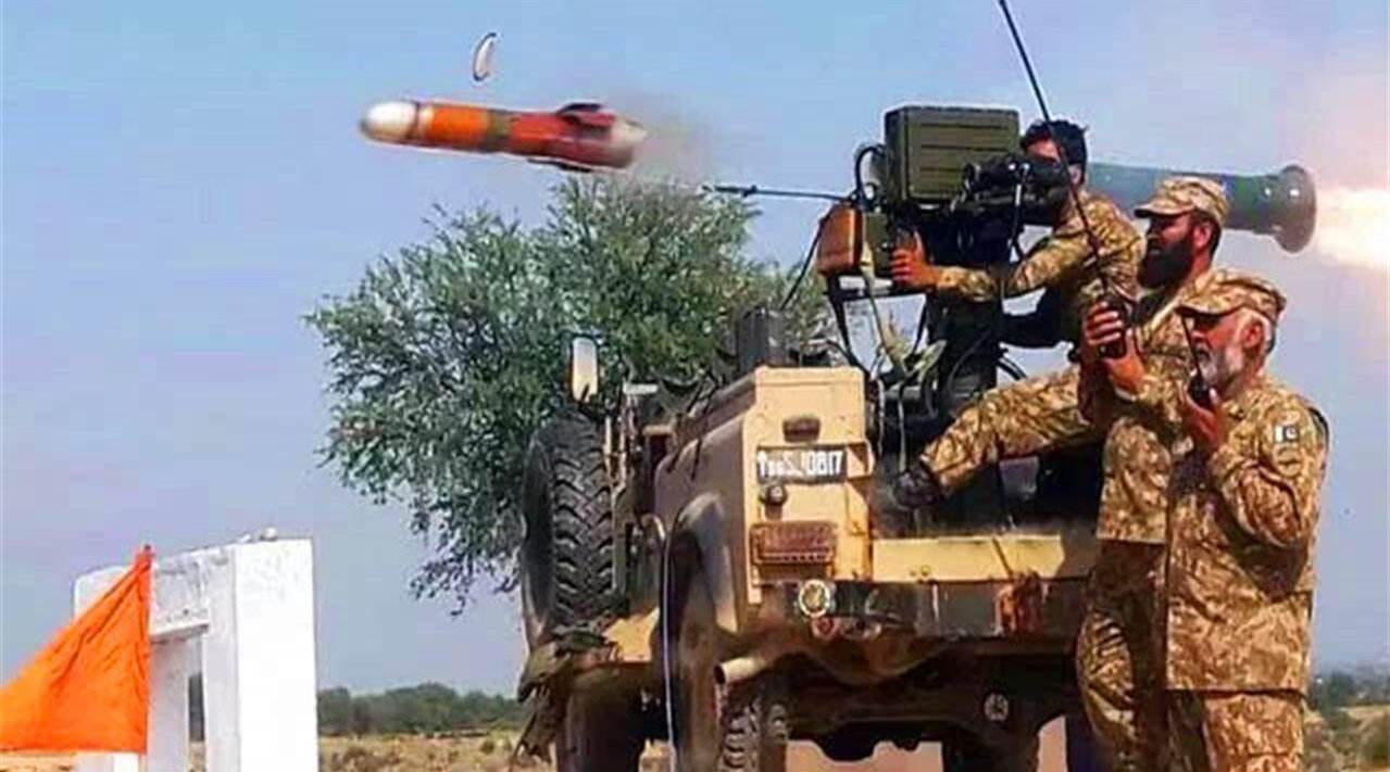 Chinese weapons - "Red Arrow" -8 anti-tank missile - iNEWS