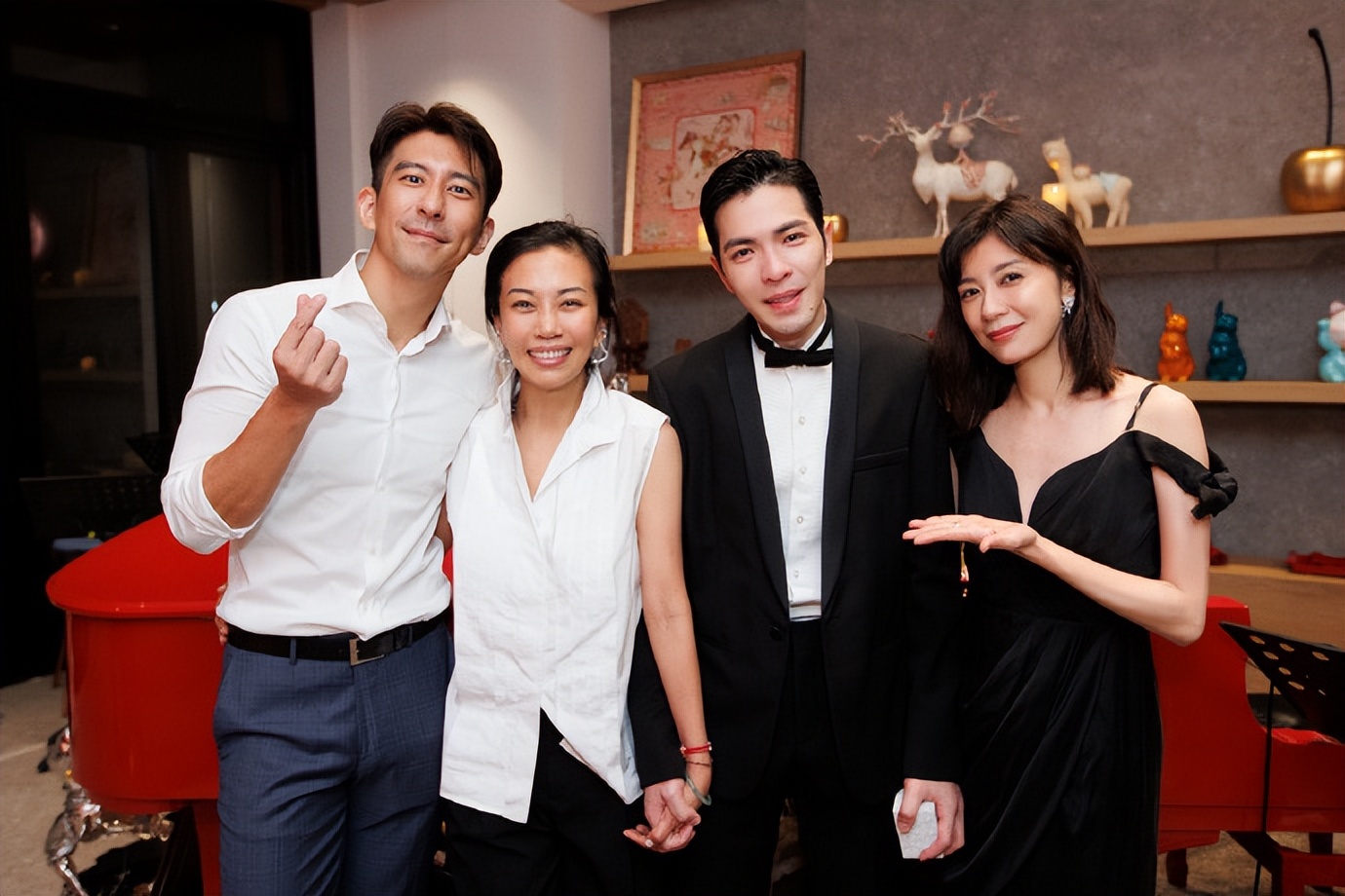 Xiao Jingteng's fiancée posted a selfie for the first time after being ...