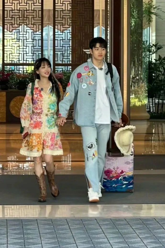 42-year-old Jin Sha and her 19-year-old boyfriend showed off their ...