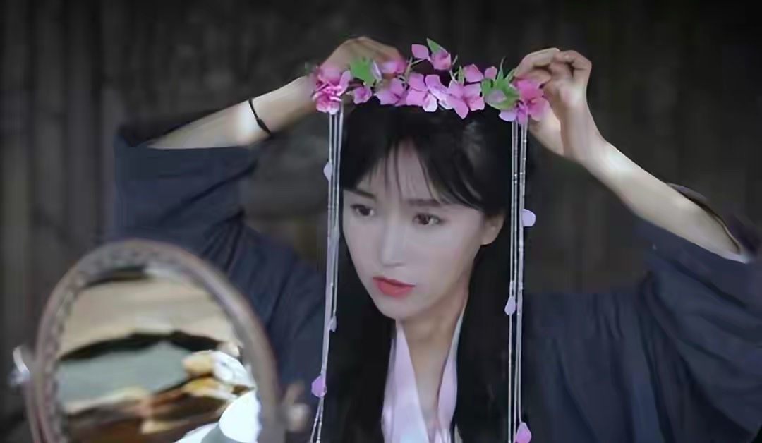 Li Ziqi had plastic surgery?The eyes are abrupt and the roots are thick ...