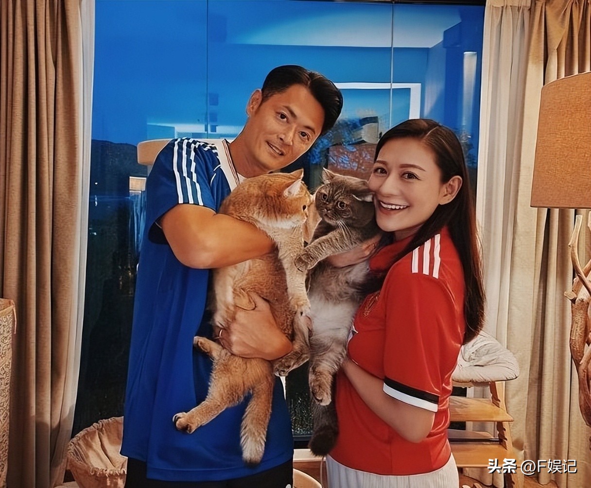 Jiang Ruolin shared her first three-generation family portrait with her ...