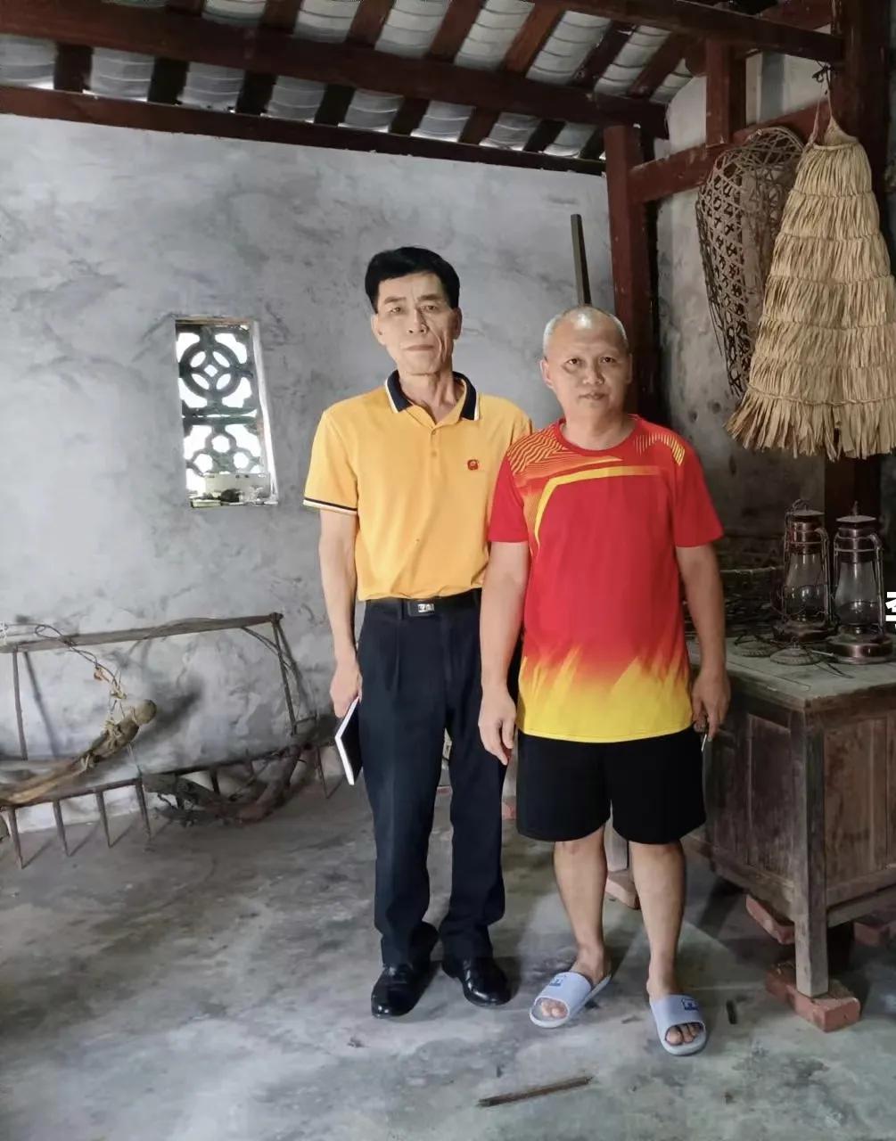 A bloody coat witnesses history - iNEWS