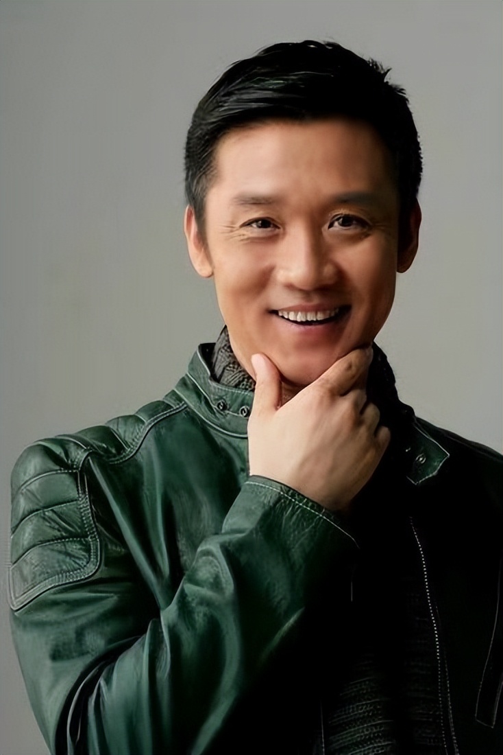 Actor Huang Zhizhong: On the day of the divorce, I couldn't help but ...