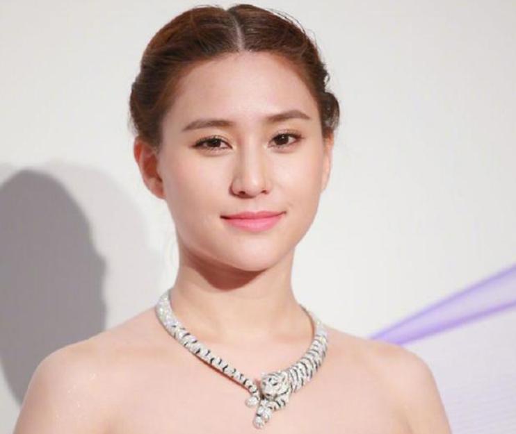 How does He Chaolian call Liang Anqi, instead of calling her fourth ...