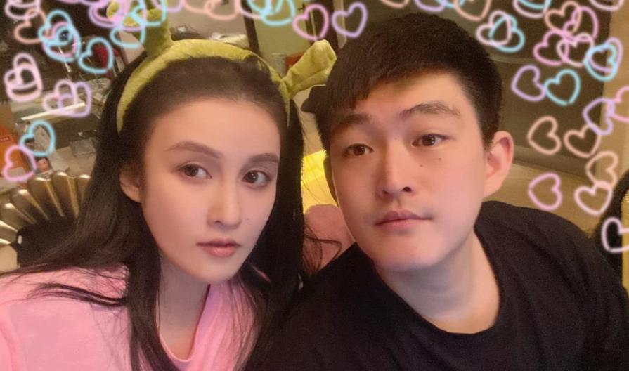 Zhao Yinan: Zhao Benshan's son, his monthly salary is only 7500, which ...