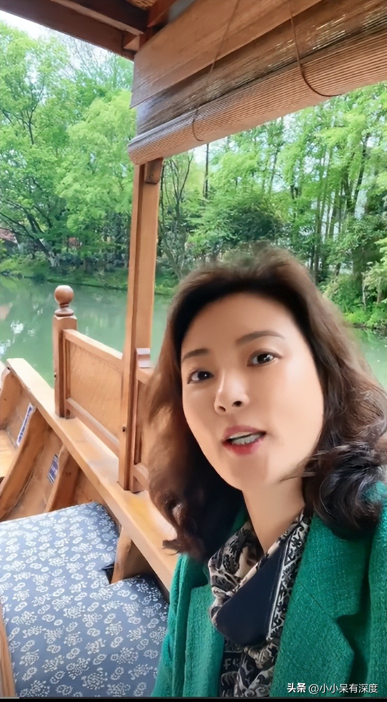 The beauty Liu Fangfei, visiting the West Lake, netizen: There are ...