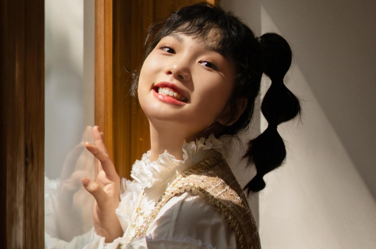 "Till The End Of The Moon": Even if Luo Yunxi stretches his hips a ...