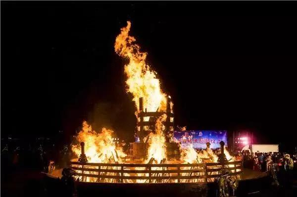 The picture shows Inner Mongolia!Mongolian traditional sacrifice to ...