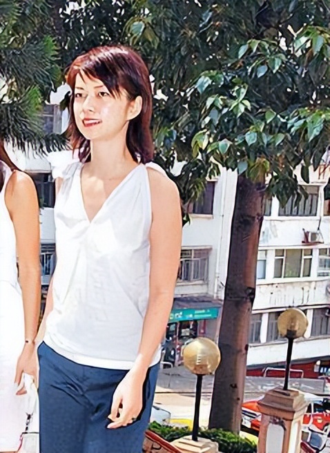 Stephen Chow's ideal partner, who made 2 billion in ten years and then ...