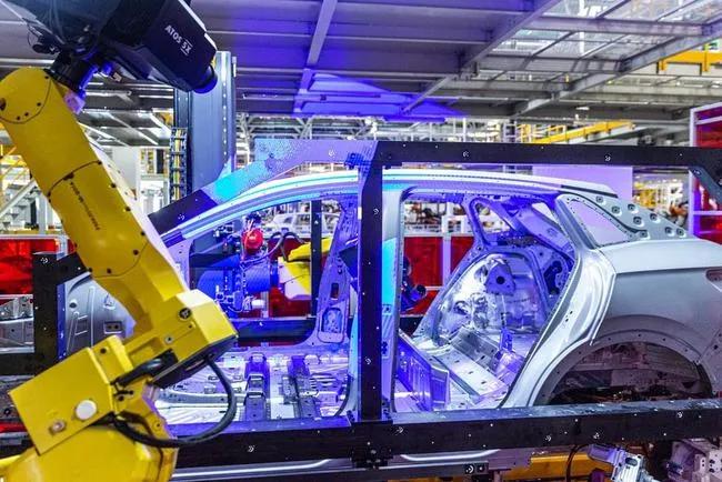 The id4 crash scores are all G, the battery has undergone 338 verifications, and 22 models have ...