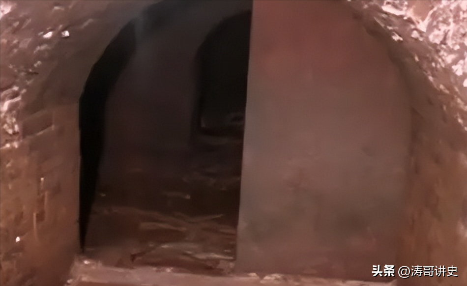 The tomb is narrow but full of treasures. The owner of the tomb is ...