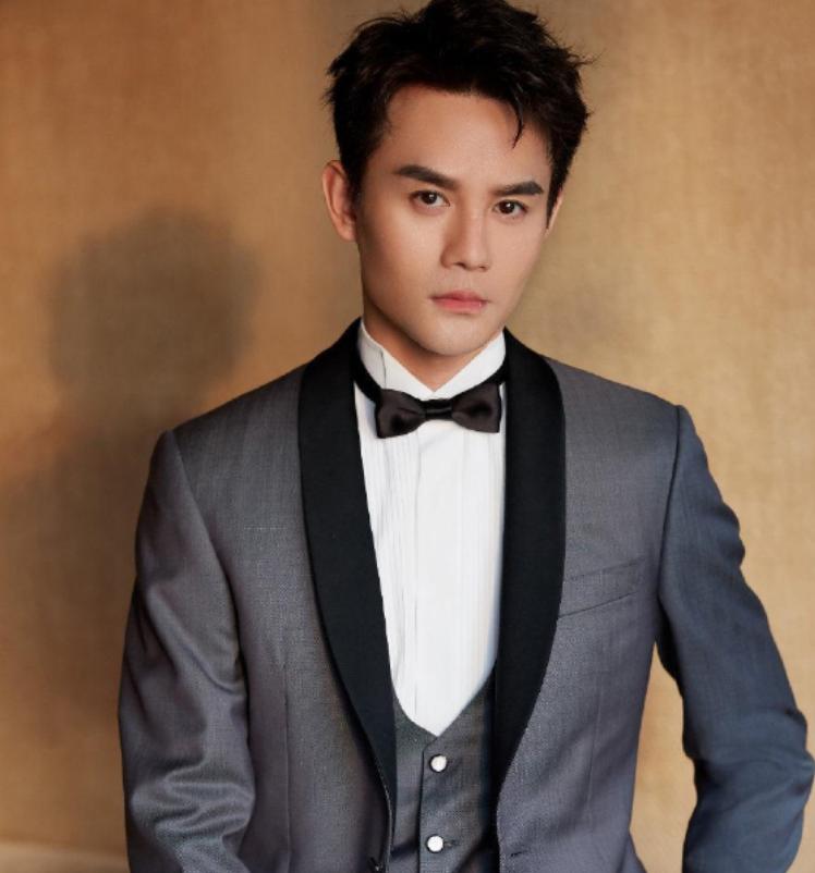 Wang Kai's 40-year-old magazine photo exposure! Facial changes raise ...