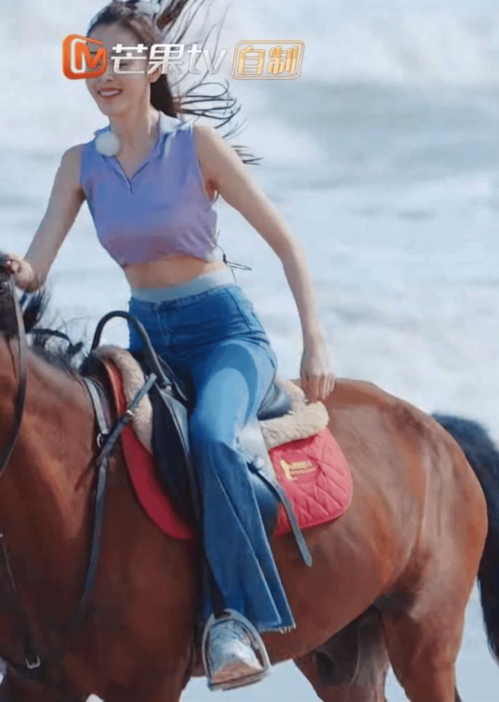 Zhang Tianai posted direct shots of Liu Lian's concert, and even kissed ...