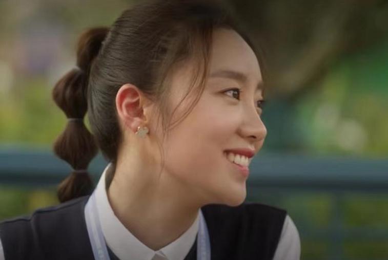 Remember "Thirty Only" Lin Youyou?Changing dramas is like changing ...