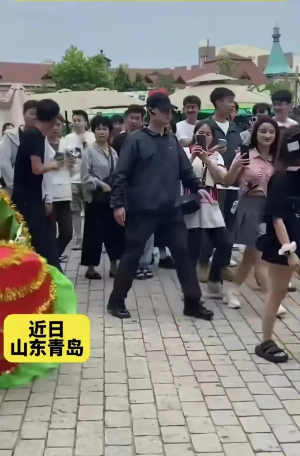 The filming crew closed the road, who gave the power? When will ...