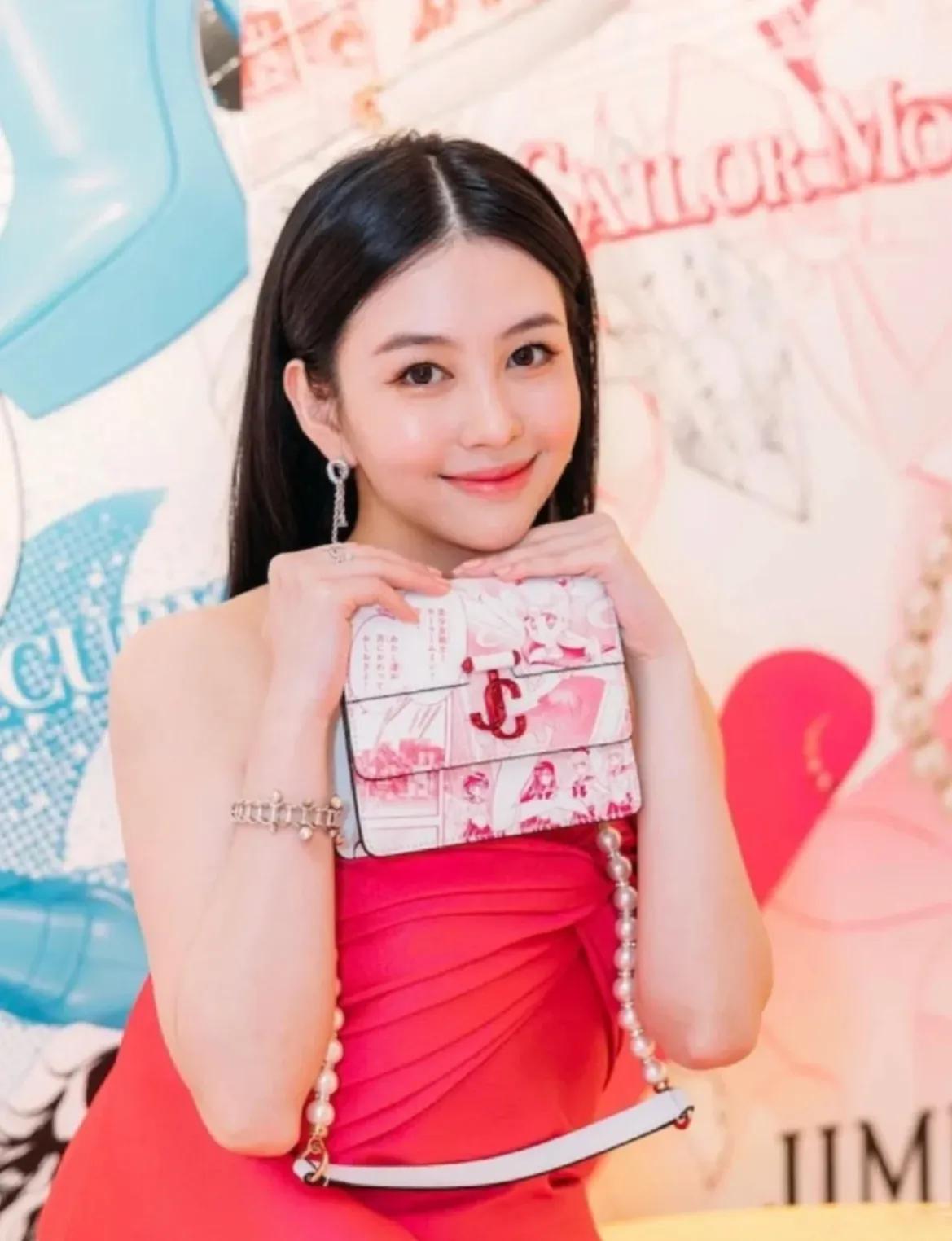 Qiu Shuzhen's daughter is so beautiful in the photos, and her ...