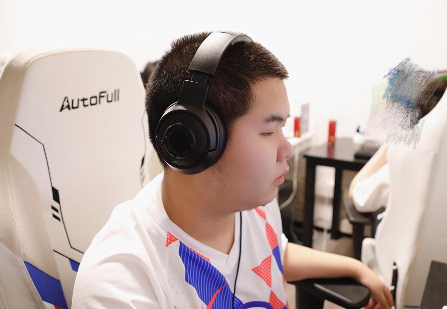 S5's LGD is back?The new mid laner looks like GODV, AD Assam looks like Imp - iNEWS