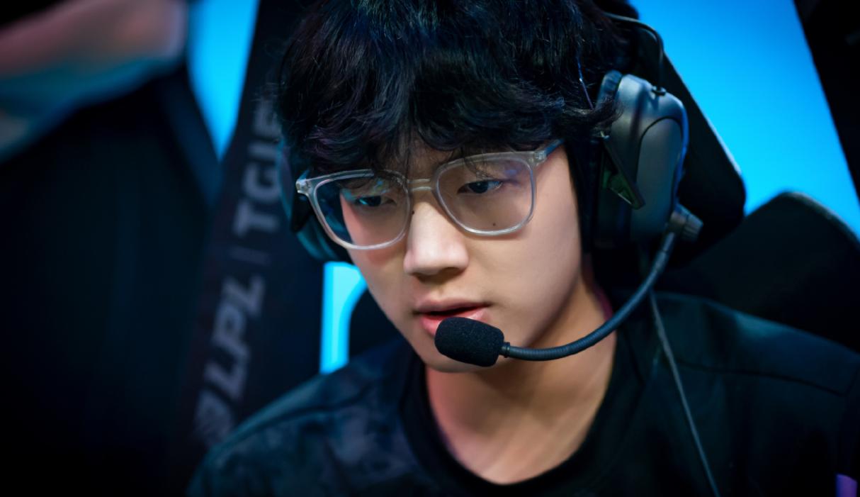 The final battle of the regular season in the spring season: WBG faces RA, Theshy may renew the ...