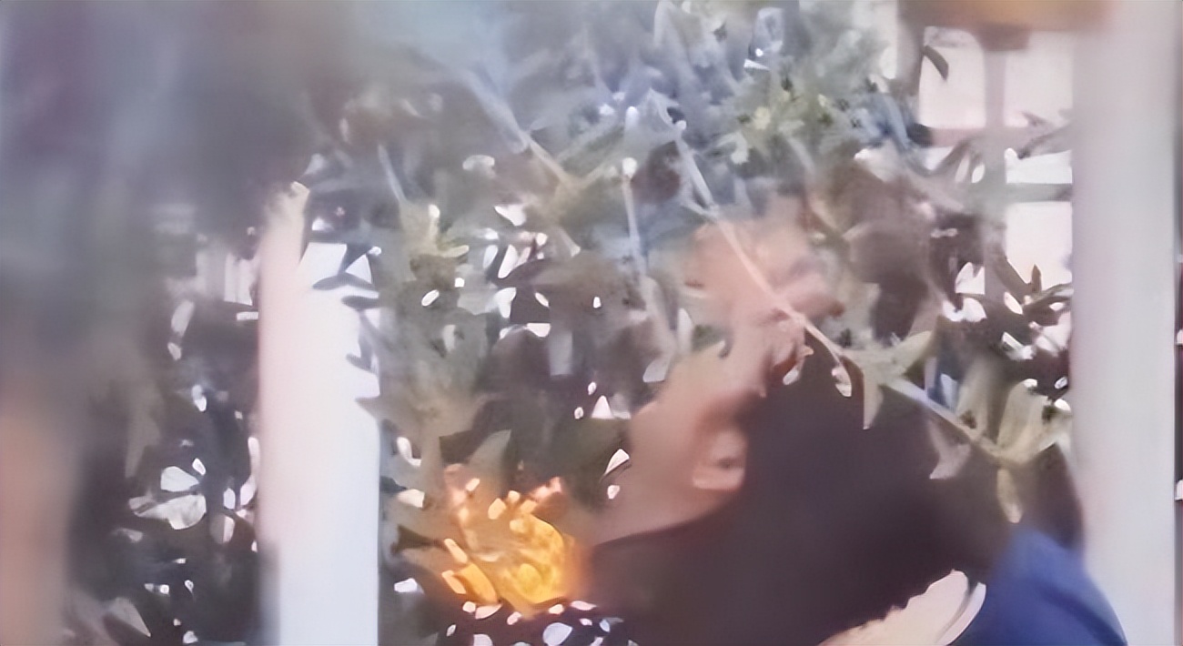 The contract expires in August, and Lisa in July was photographed ...