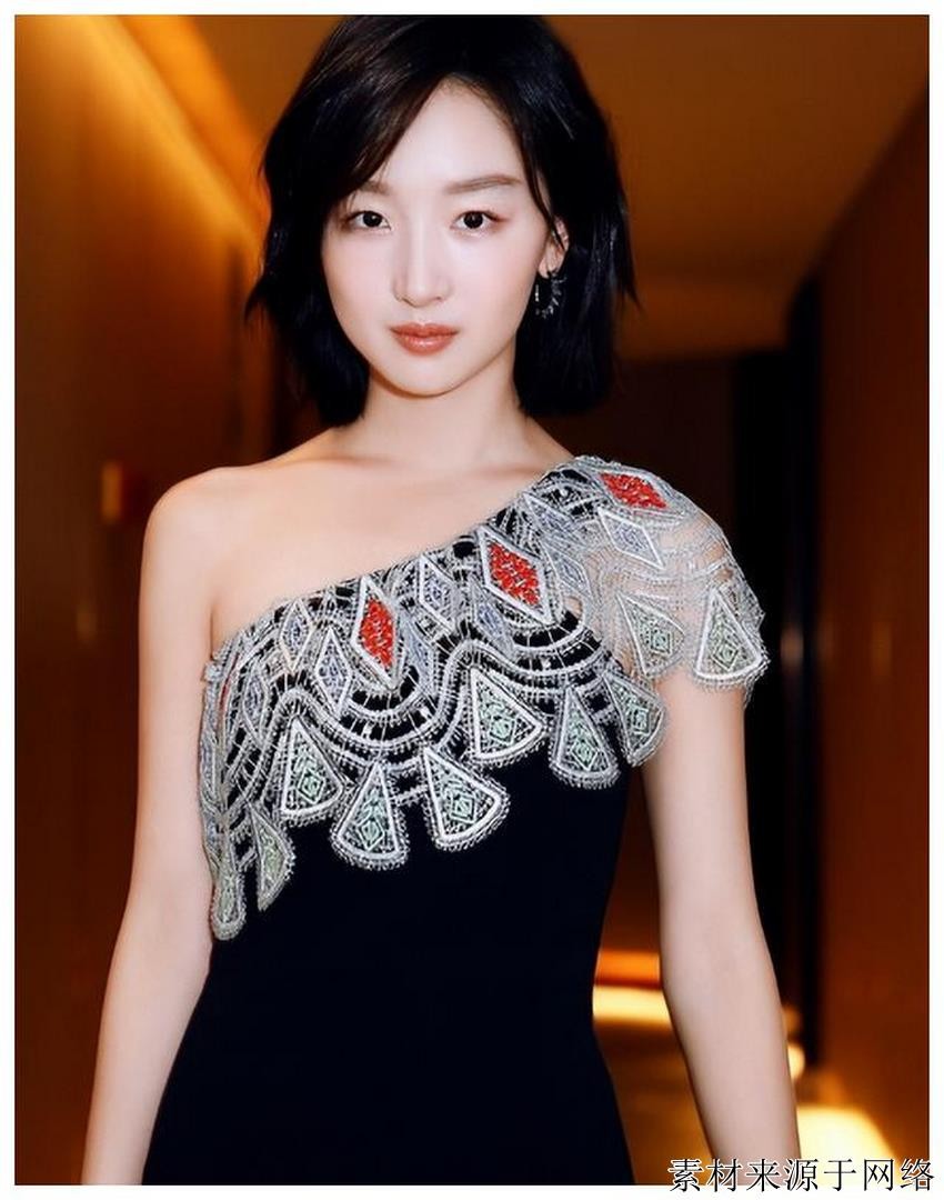 Filming a movie for a boyfriend, 31-year-old Zhou Dongyu is getting ...