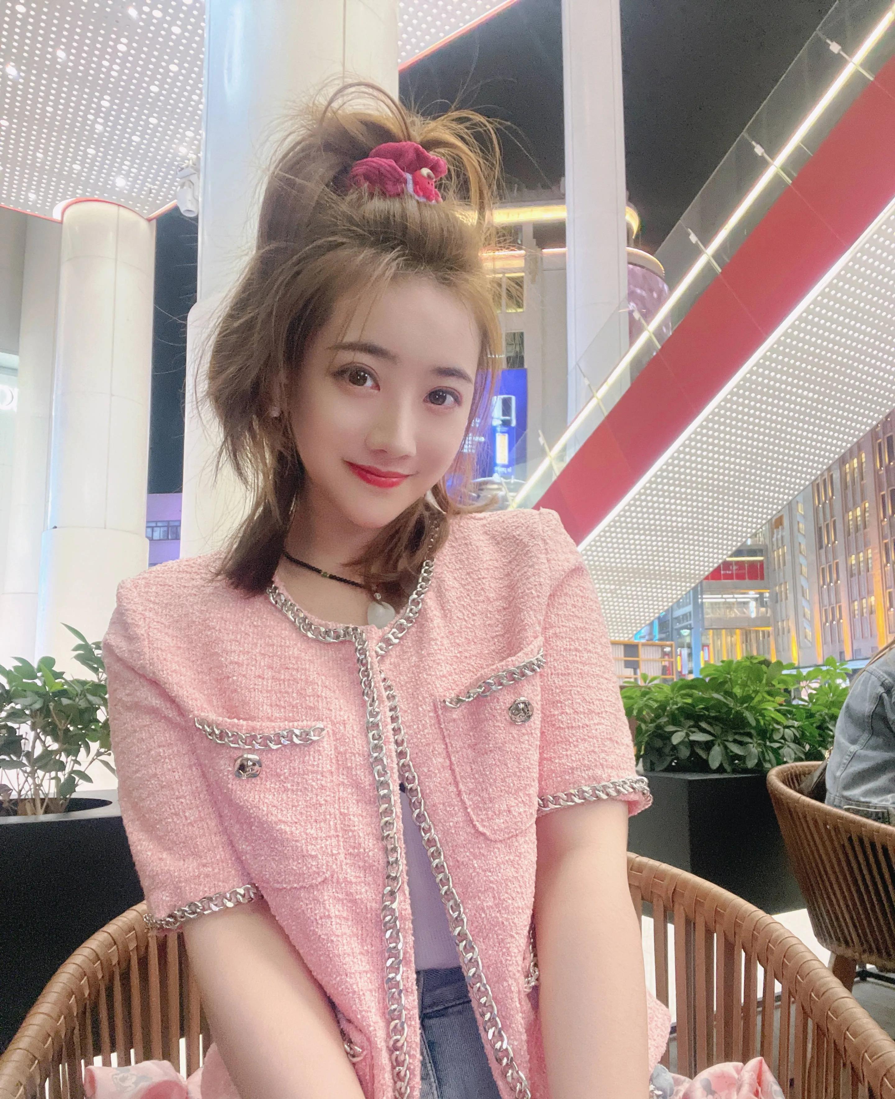 Beautiful actress Bai Xinyi born in 1995 - iNEWS