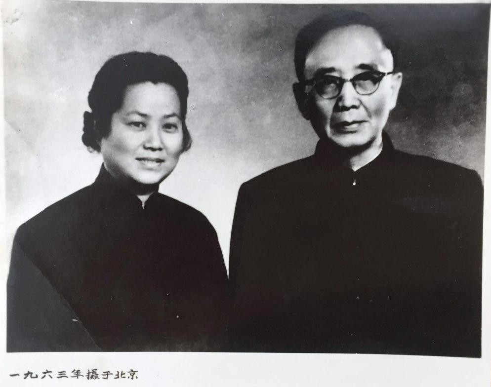 Guo Moruo wanted to go to Babao Mountain in his last wish, but his wife ...