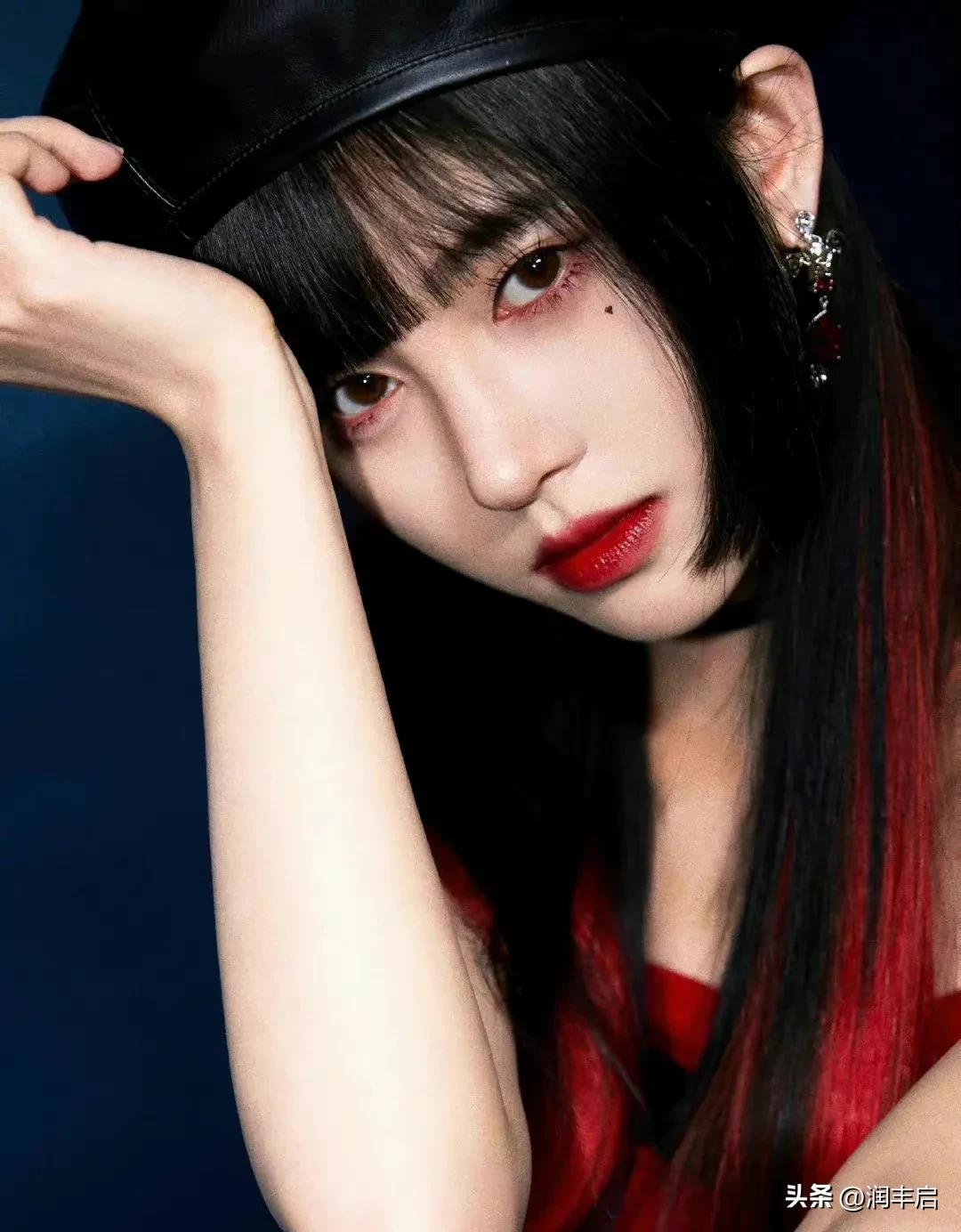 Take stock of those wild and beautiful looks of Ju Jingwei to share ...