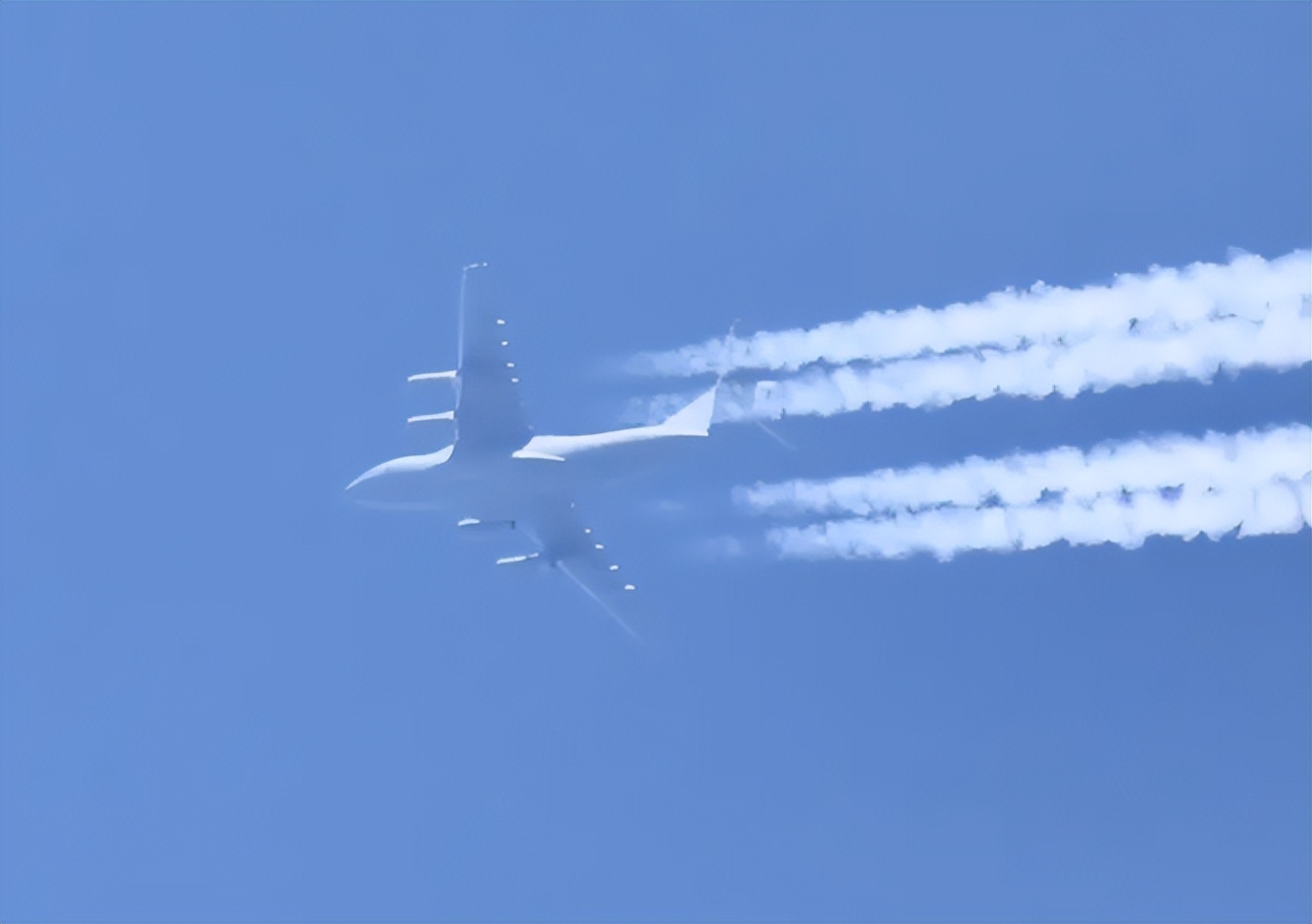12 "fat girls" flew, shaking Europe!amazed the world - iNEWS