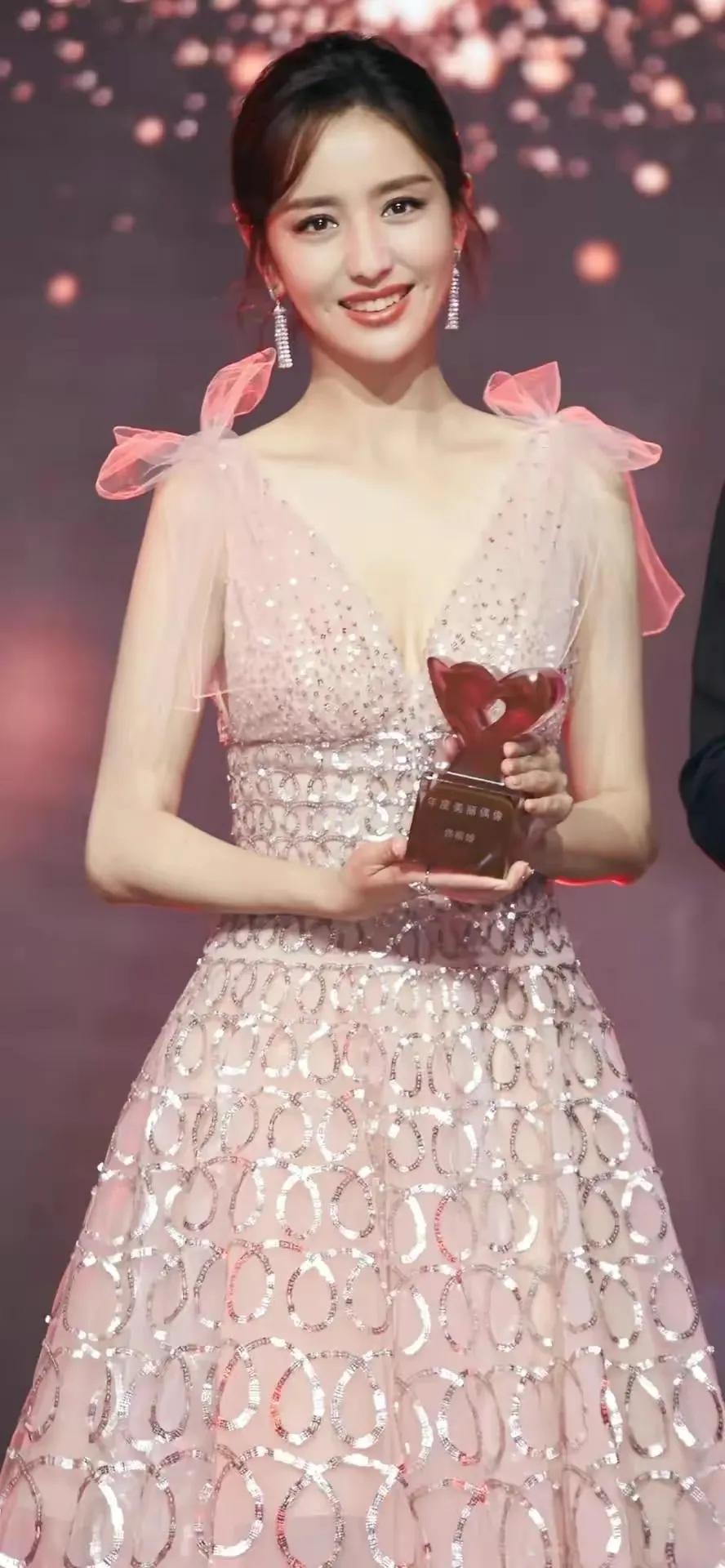 beautiful Tong Liya - iNEWS