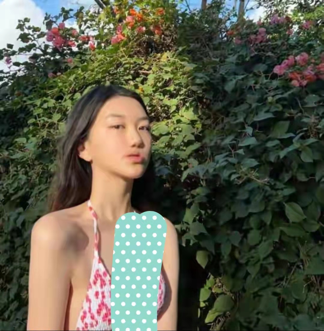 Li Yan's swimsuit photos caused controversy - iNEWS