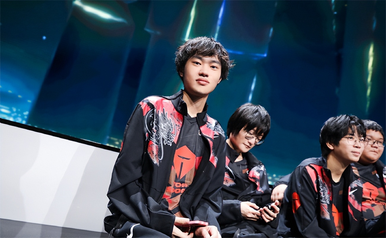 Big e-sports interview with TES mid laner knight: World Championship ...