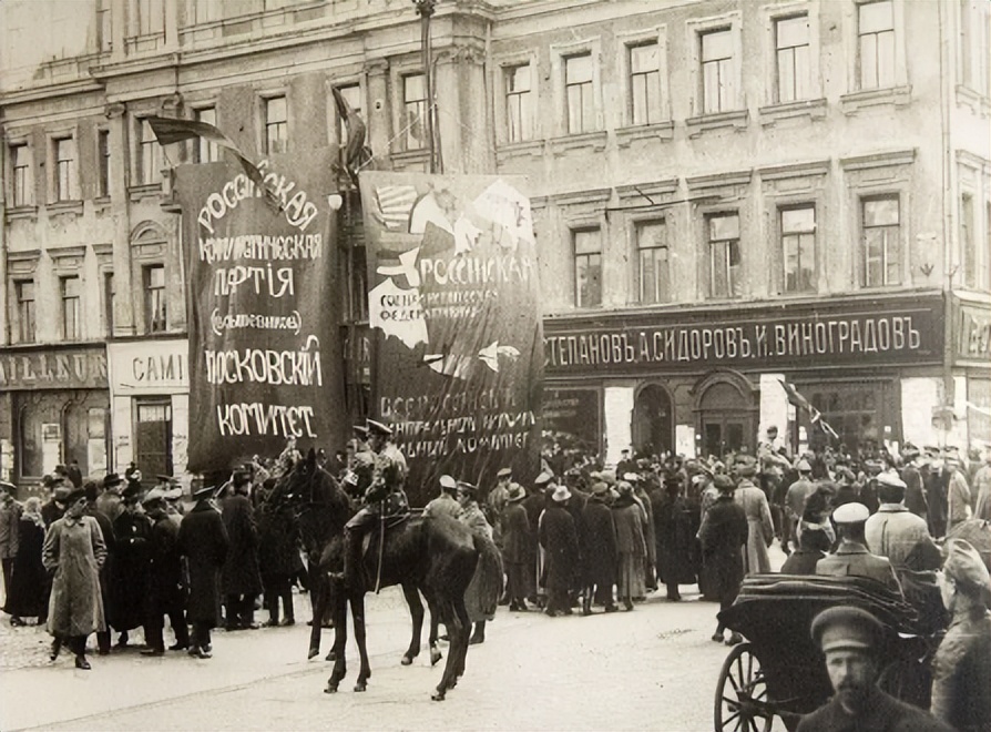 What did the 'bloody dwarf' Nikolai Yezhov say before he was shot? - iNEWS