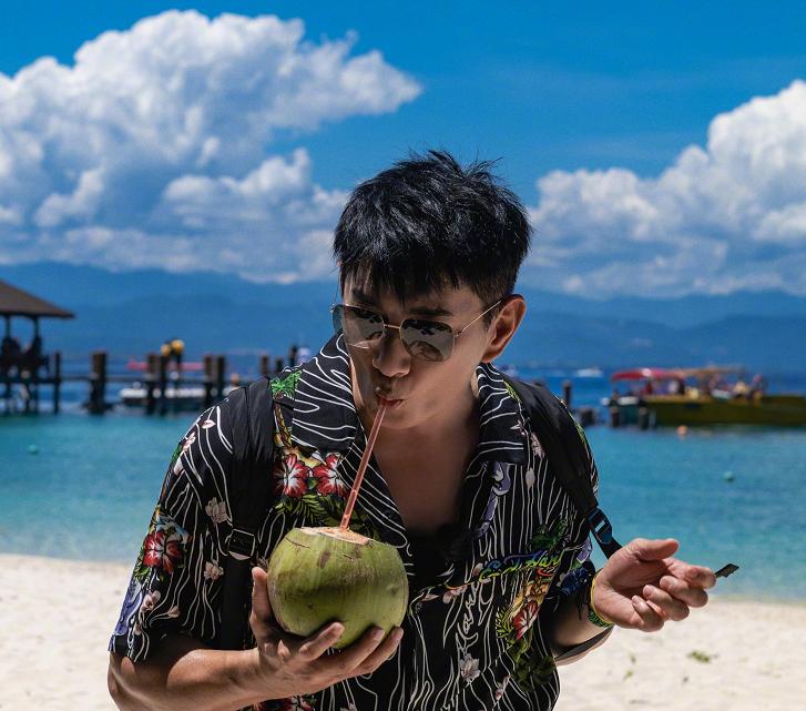 There is a big gap between the 3 members of the Little Tigers, Nicky Wu ...