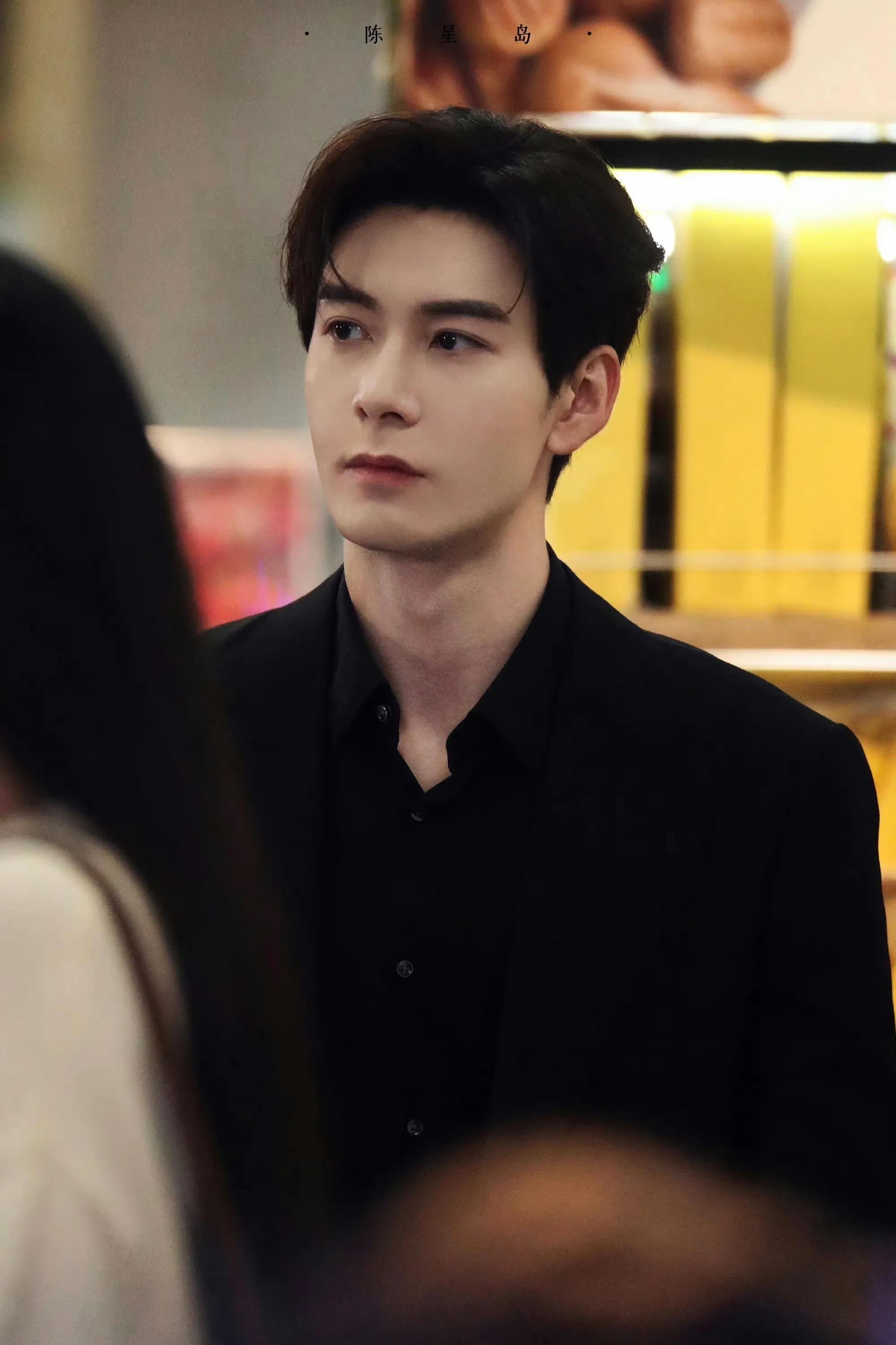 Domestic entertainment post-95 male artist, Wang Hedi, Song Weilong, Wu ...