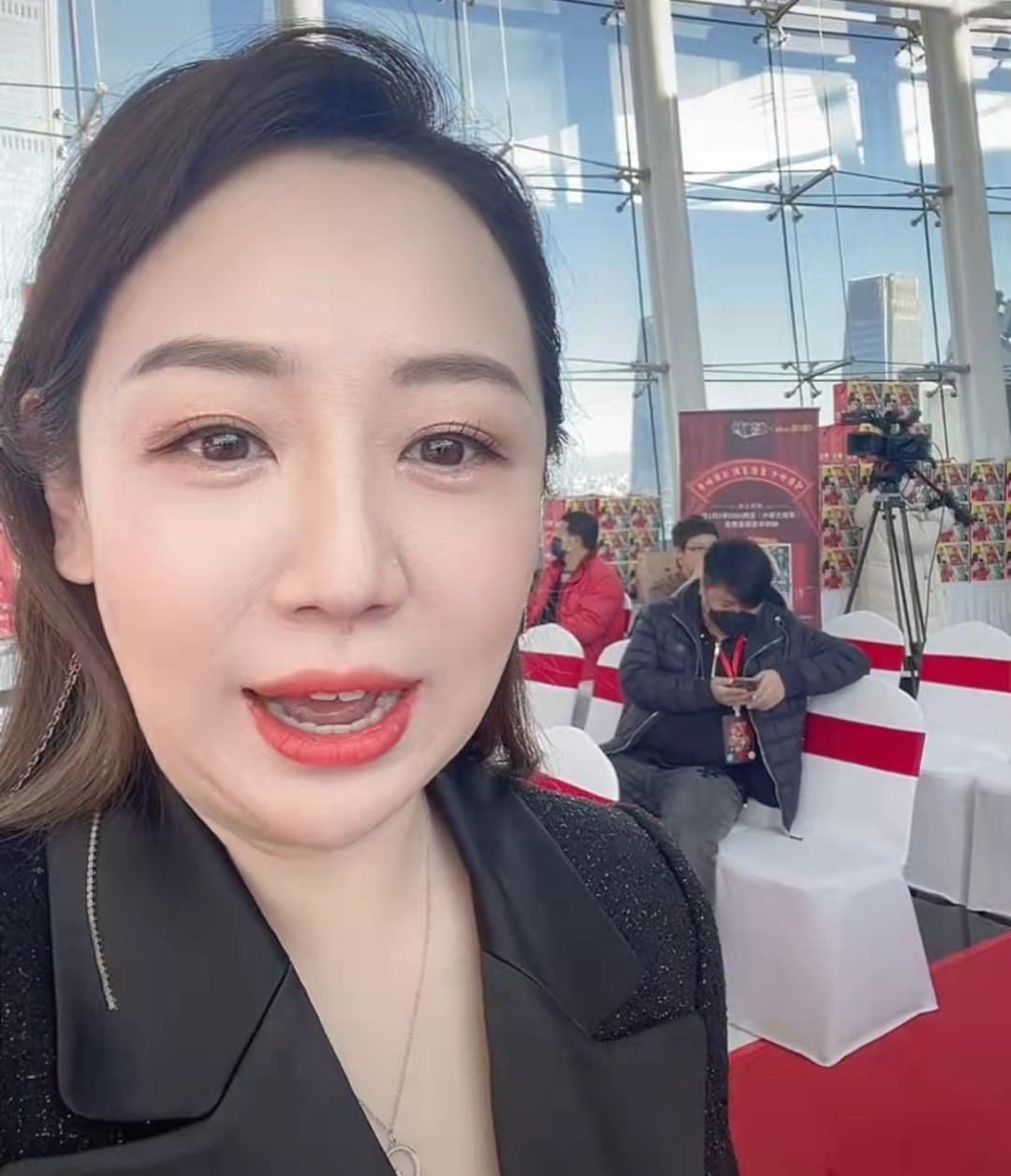 Ye Qing is back!40-year-old Guan Linghan is in the same frame as Yang ...