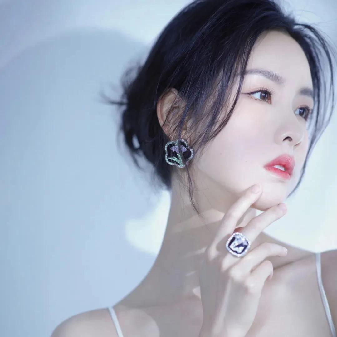 Yang Mi, Liu Shishi, Qin Lan, Zhou Ye, Guo Biting, Chen Duling, Cai ...